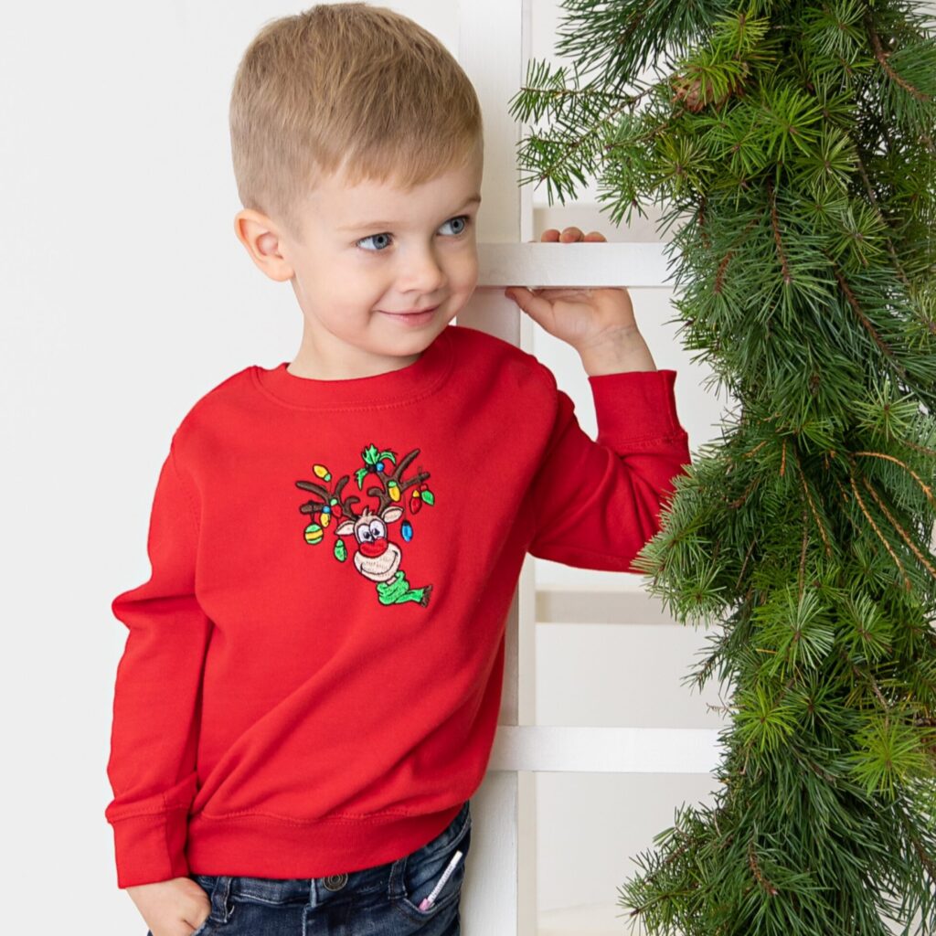 Džemperis "Rudolfas su girlianda" vaikams | Svajonių siuvinėjimas